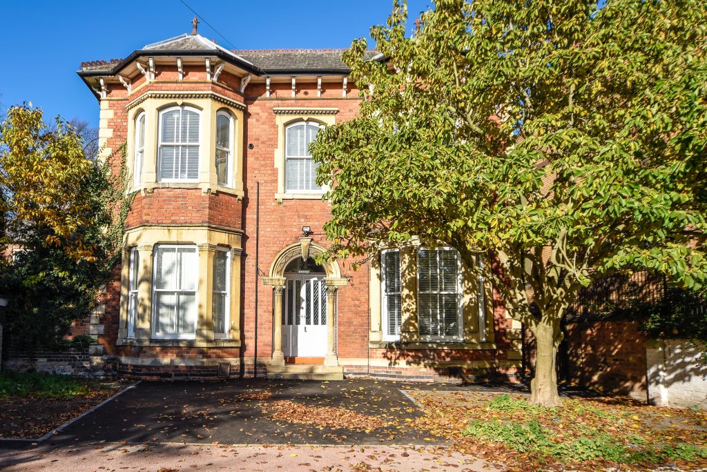 Hamilton Lodge - Elevate